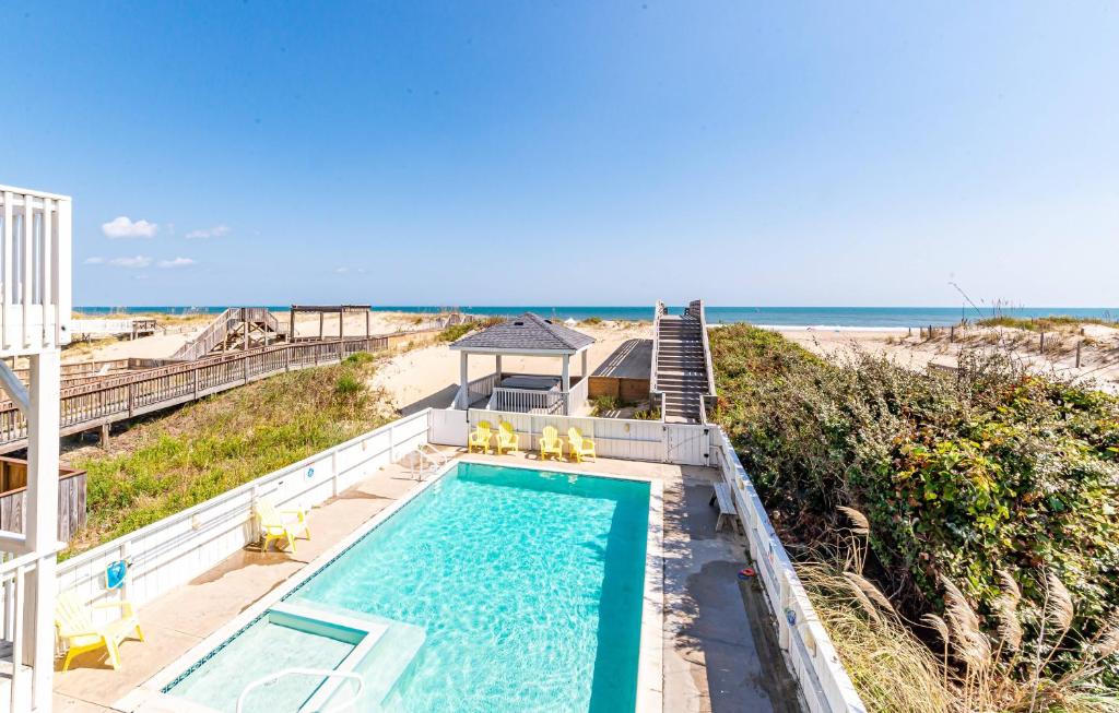 K1220 Twisted Fish. Oceanfront, Elevator, Pool, Free Pool Heat & Spring ...