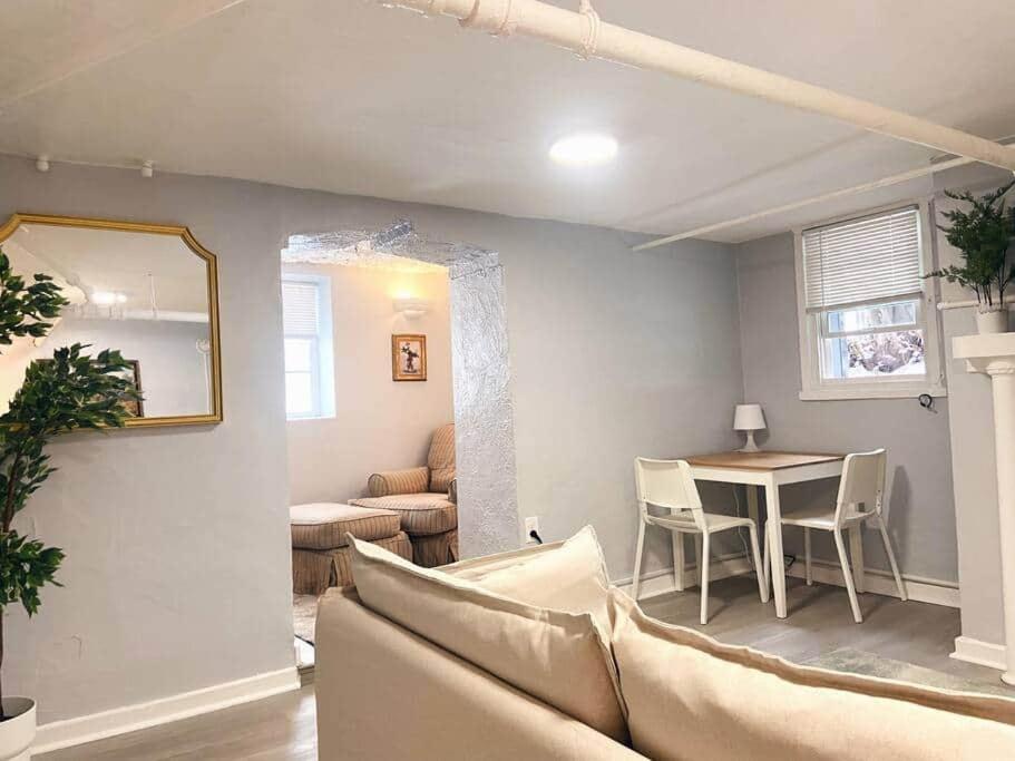 Cozy 1Bdrm • Great Location • Fast Wi-fi, Garden Towers Condominium ...