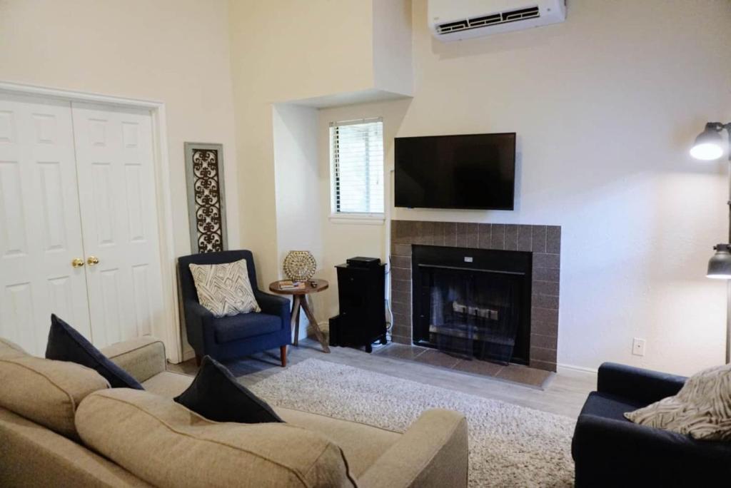 Two Bedroom Loft*Great Location*Award Winning Beds, The Wilshire Condo ...