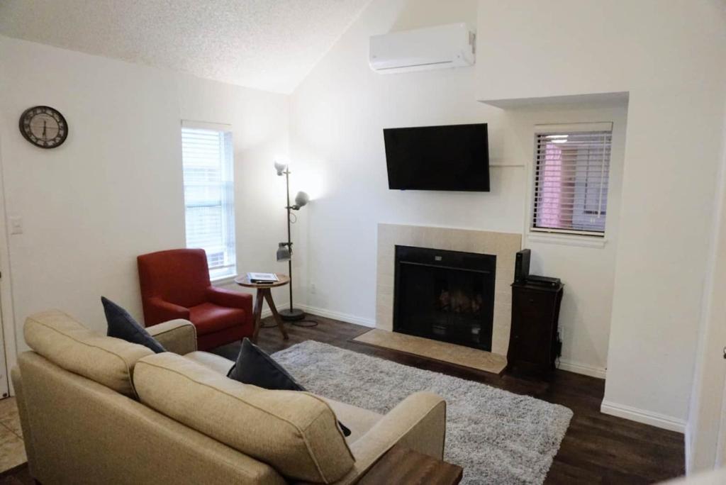 Extensive Cleaning Protocols * Award Winning Beds（Cobble Knoll ...