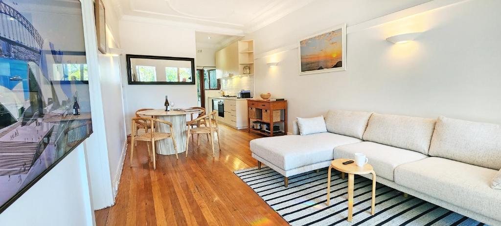 Bronte Beach Coastal Escape 200 Steps to Beach, Sydney (prețuri ...