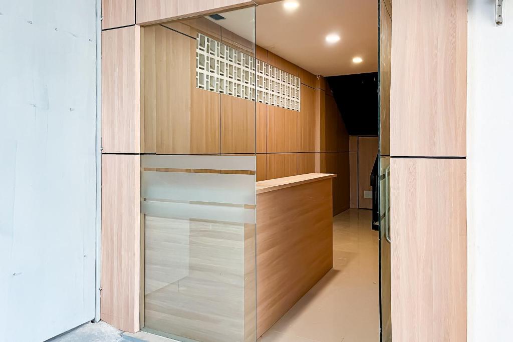 RedDoorz near Exit Toll PIK 2, Tawang (prețuri actualizate 2026)