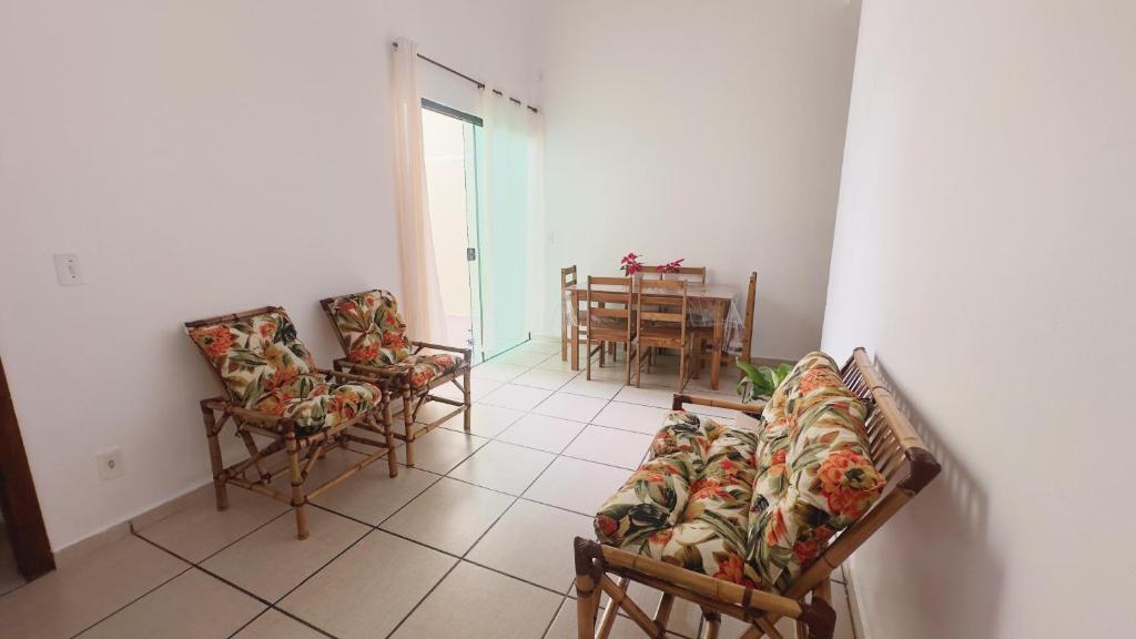 Linda casa a 800 metros da praia, Caraguatatuba (prezzi aggiornati per ...