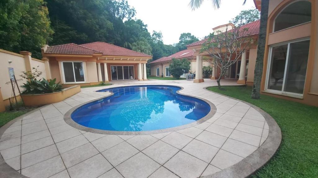 Alugue uma mansão em Santa Cruz do Sul, Santa Cruz do Sul (precios ...