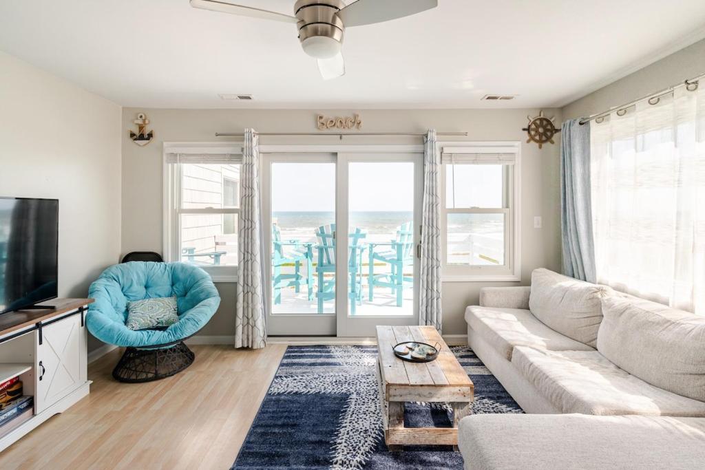Whitecaps Surf City Beachfront Townhome, Surf City (prezzi aggiornati ...