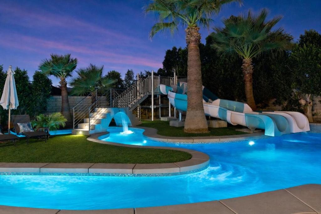 LAZY RIVER, Giant Water Slides, Splash Park, Outdoor Games, Arcade ...