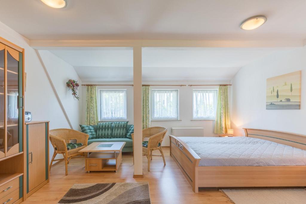 Ferienhof Karl's Ruhe, Ferienwohnung 02, Steinbeck (tarifs actualisés ...