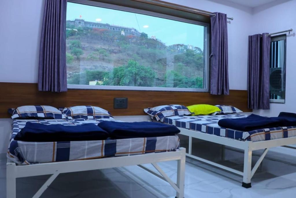 Shri Hari Krupa Bhakta Nivas, Jejūri (precios actualizados 2026)