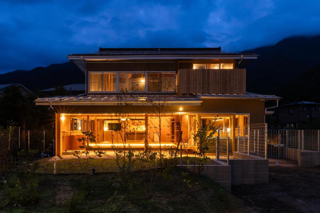 Ichi 縁, Fudzsikavagucsiko (2026 legfrissebb árai)