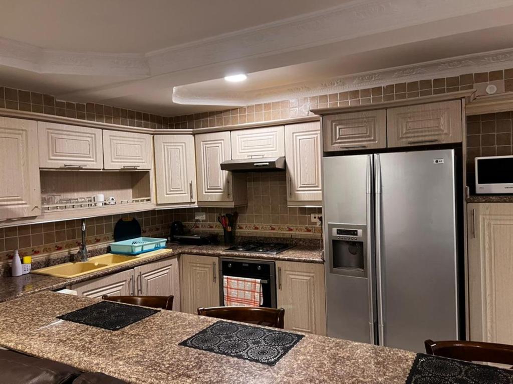 Marina Towers - One and three Bedroom Apartments, Dar es Salaam (preços ...