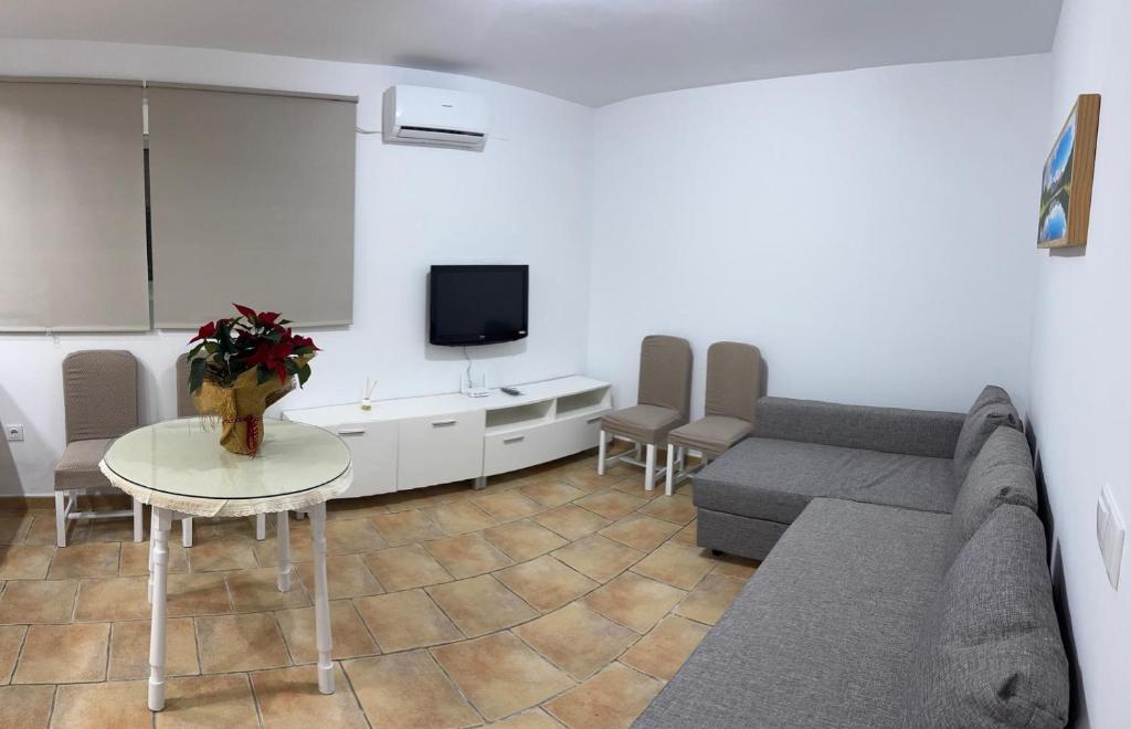 Velazquez, Lora del Río (2026 legfrissebb árai)