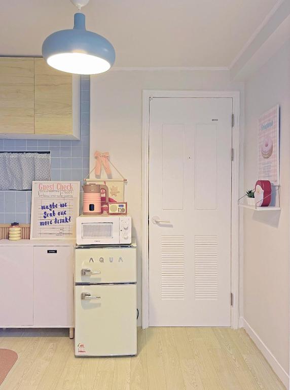 macaron stay Up to 6 People Mangwon Market Hongdae Hanriver Concert ...