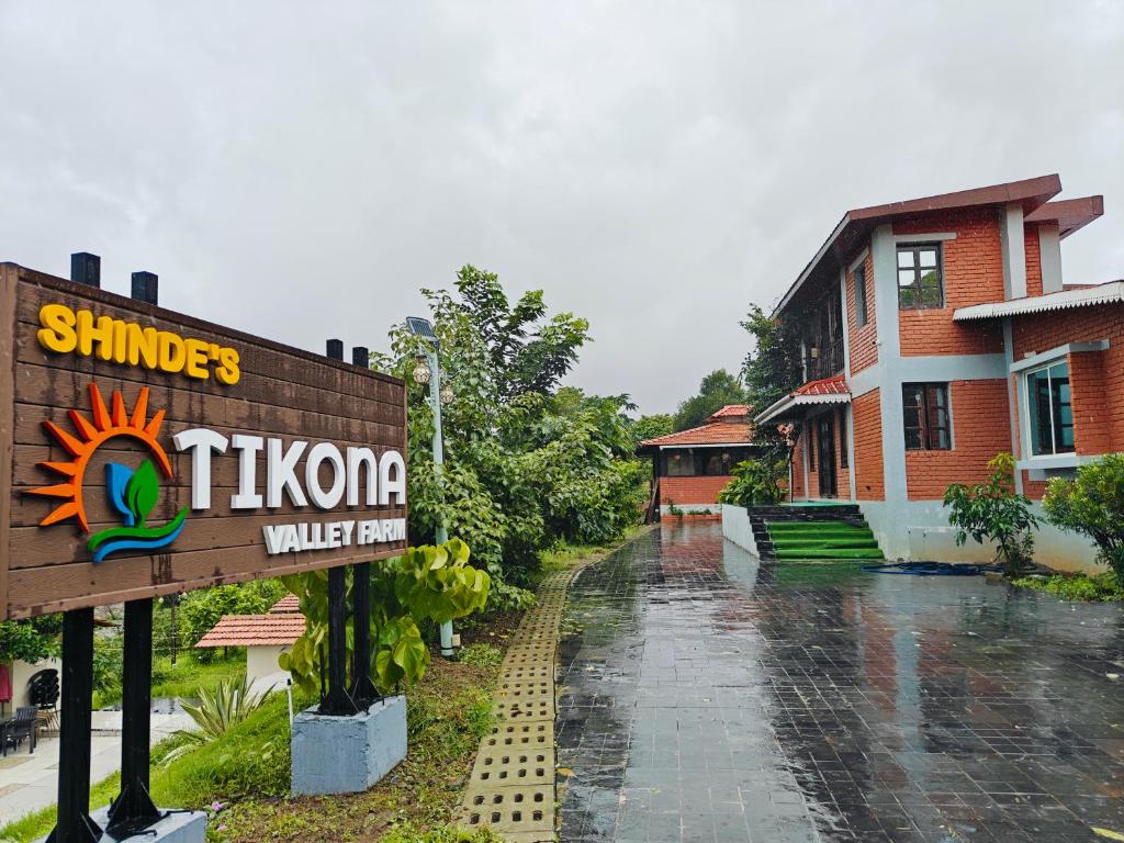 Shinde's Tikona Valley Farm, Pune (updated prices 2026)