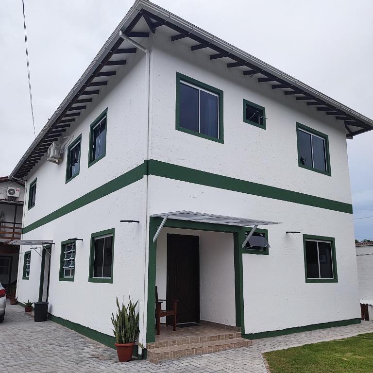 casas do Juju - Guarda do Embaú, Paljosa (ažurirane cene za 2026. godinu)