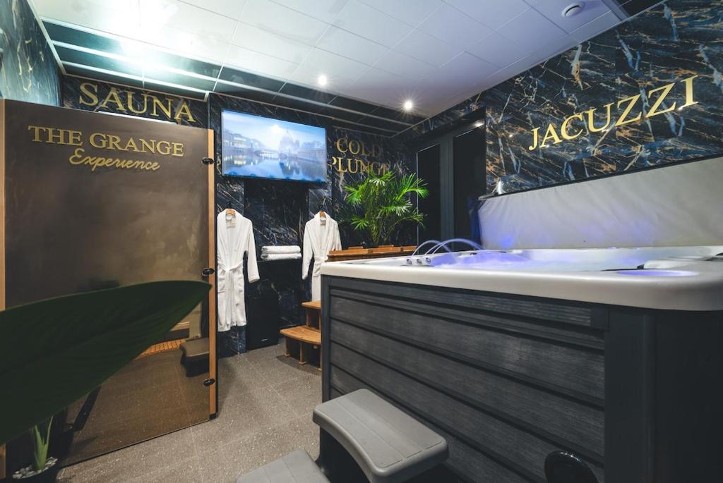 Private Luxury Spa Suite - Sauna, Jacuzzi, Ice Bath, Burton upon Trent ...