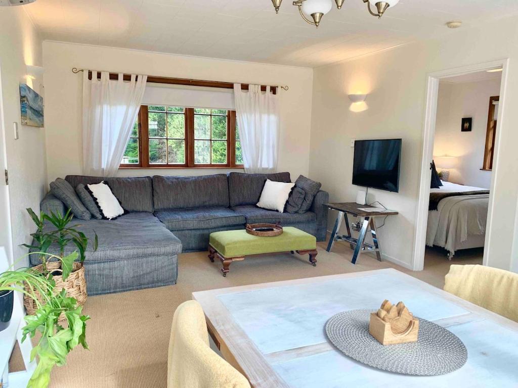 'Fox Cottage', just a stroll to Waikouaiti beach!, Beach Street ...