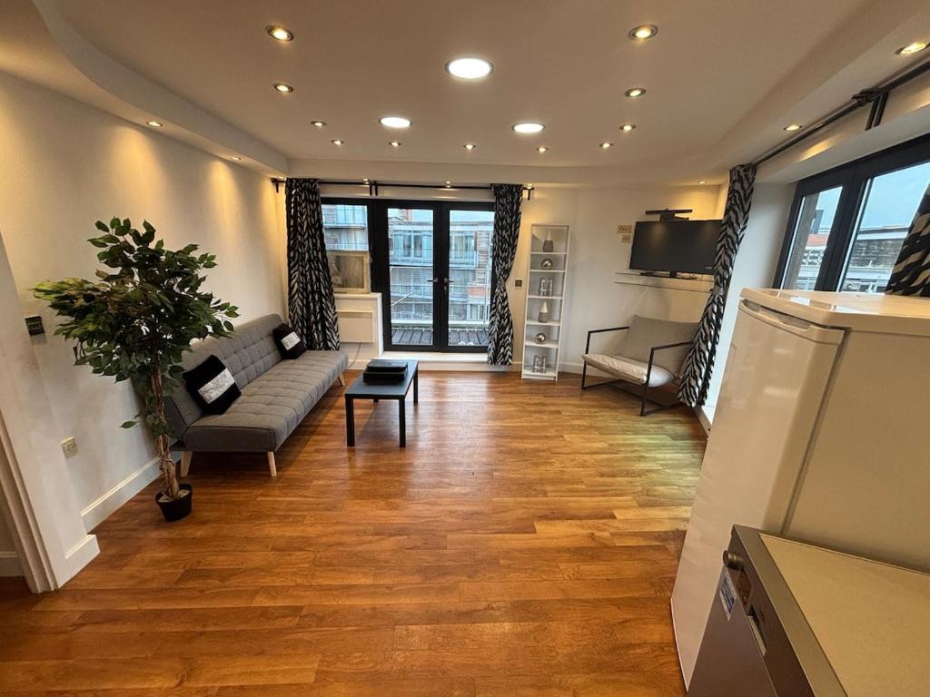 Luxury Penthouse Apartment With Private Parking، برمنغهام (أسعار محدثة ...