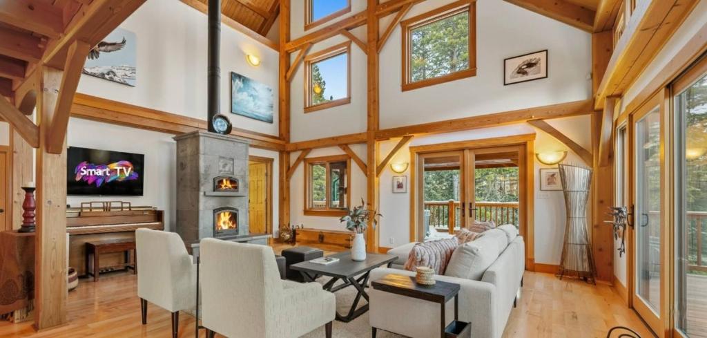 Highlands Homestead Luxury Retreat, Bragg Creek (aktualisierte Preise ...