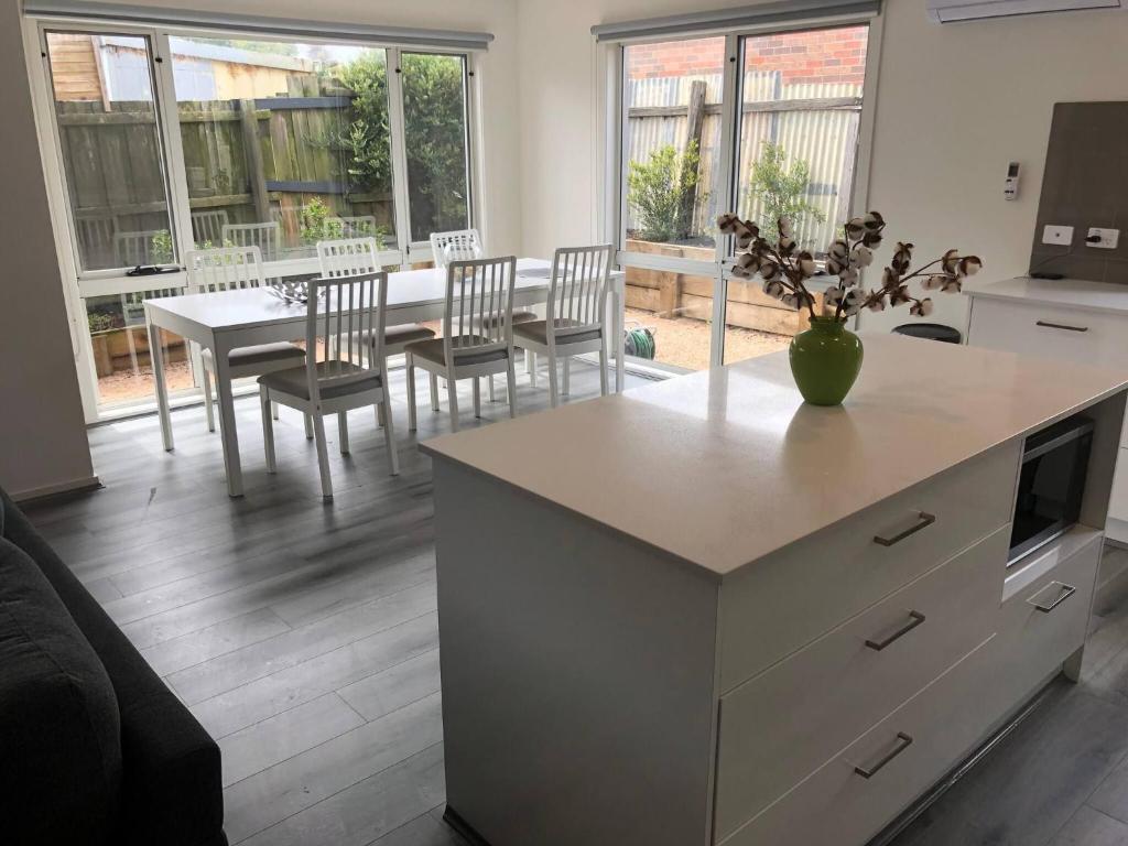 Captains Bridge - Sublime San Remo Locale, San Remo (prezzi aggiornati ...