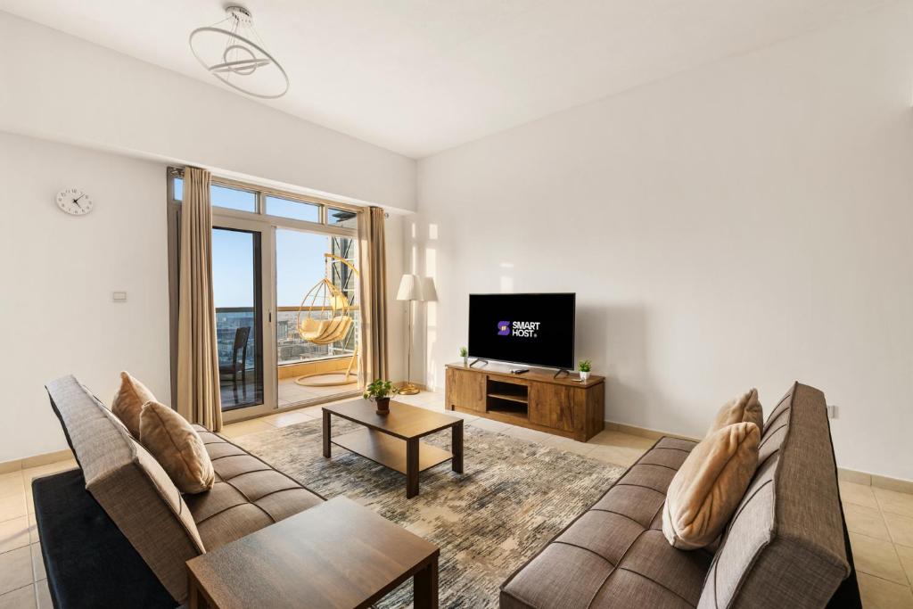 New High-Rise 1BR in Business Bay, 6 min to Burj Khalifa, Dubai (prezzi ...