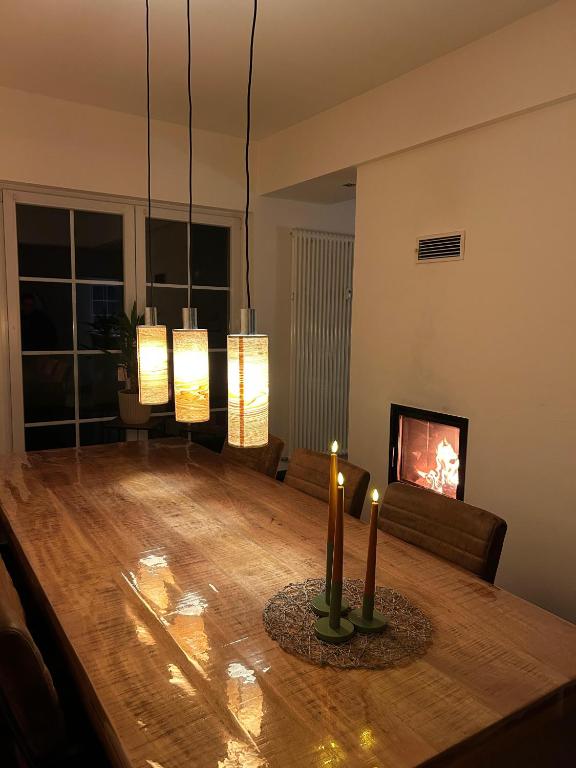 Esklusives Loft mit Kamin & Sonnenterasse nahe Messe Parken Frei, Bad ...