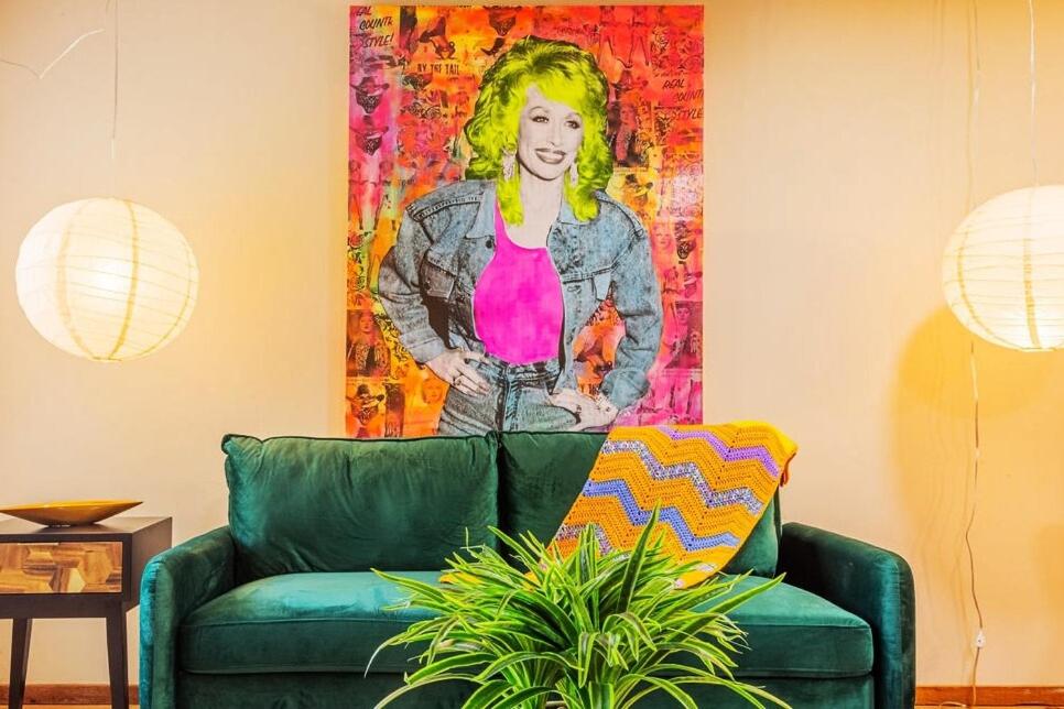 ACID WASH at DOLLYS DRIVE Wifi Grill Woods Mtns, Sevierville ...