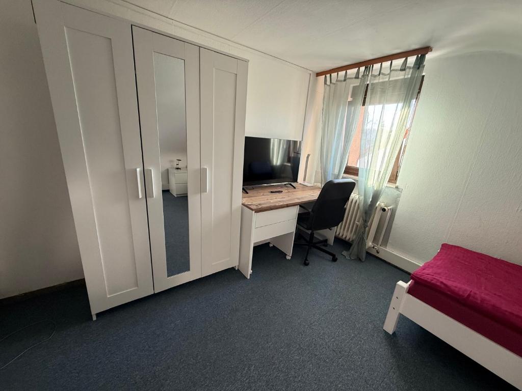 Möbliertes Zimmer R in Karlsruhe Durlach, Niederdorla (precios ...