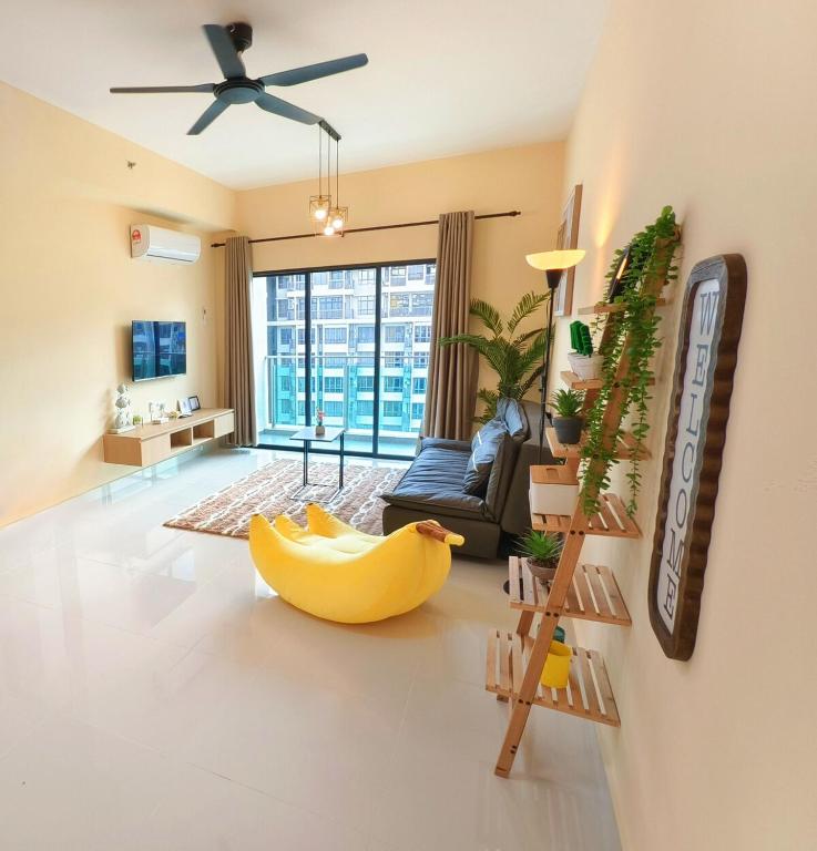 Banana Sunshine House-Light up your mood -8pax, Malakka (aktualne ceny ...