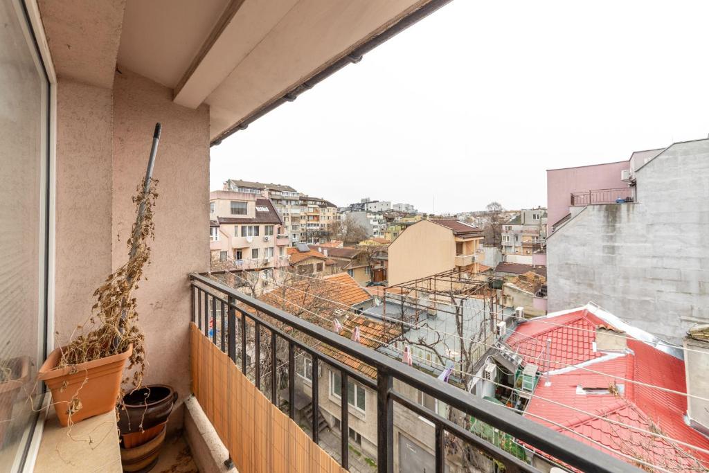 Budget Central Flat Near Market & Bus Station, Varna (prezzi aggiornati ...