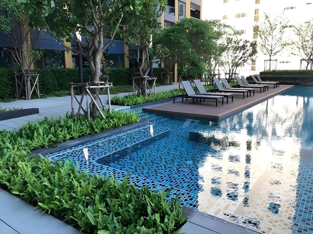 2BR Modern Condo Office Room Sofa Bed Pool Gym, Bangkok (tarifs ...