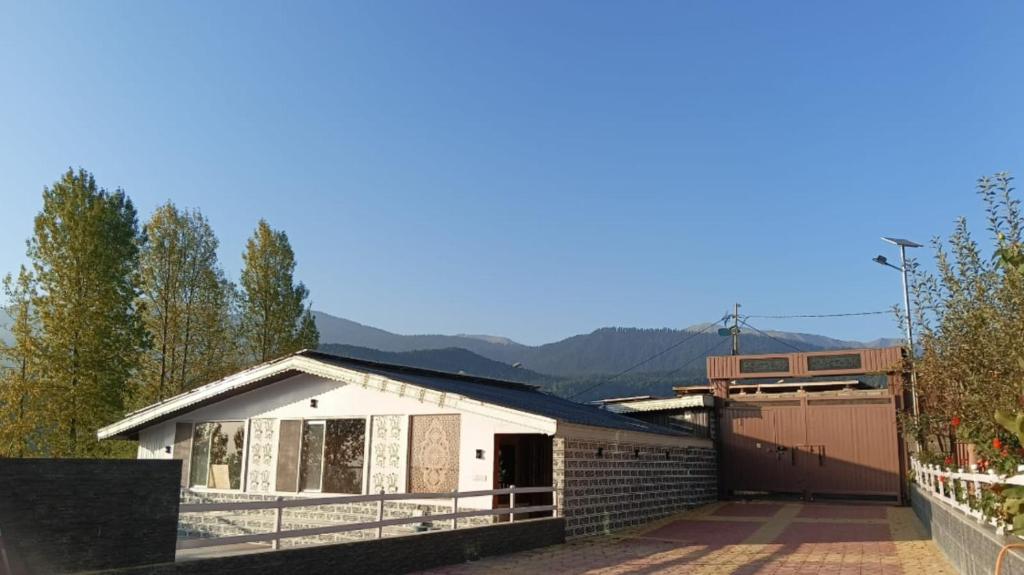 Id villa cottage, Tangmarg (prezzi aggiornati per il 2026)