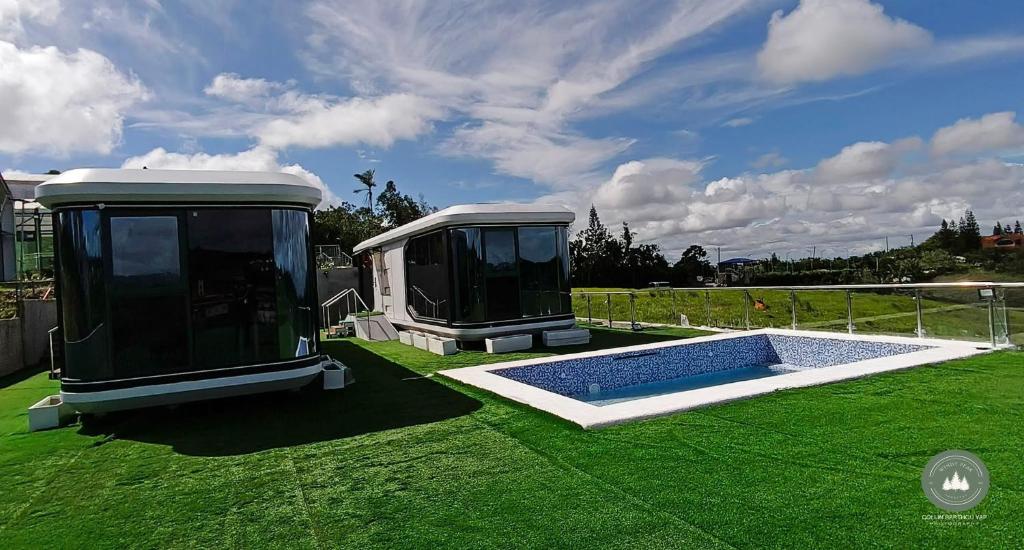 Windy Peak Tagaytay - Cabin & Capsule House, Ulat Segundo (prezzi ...