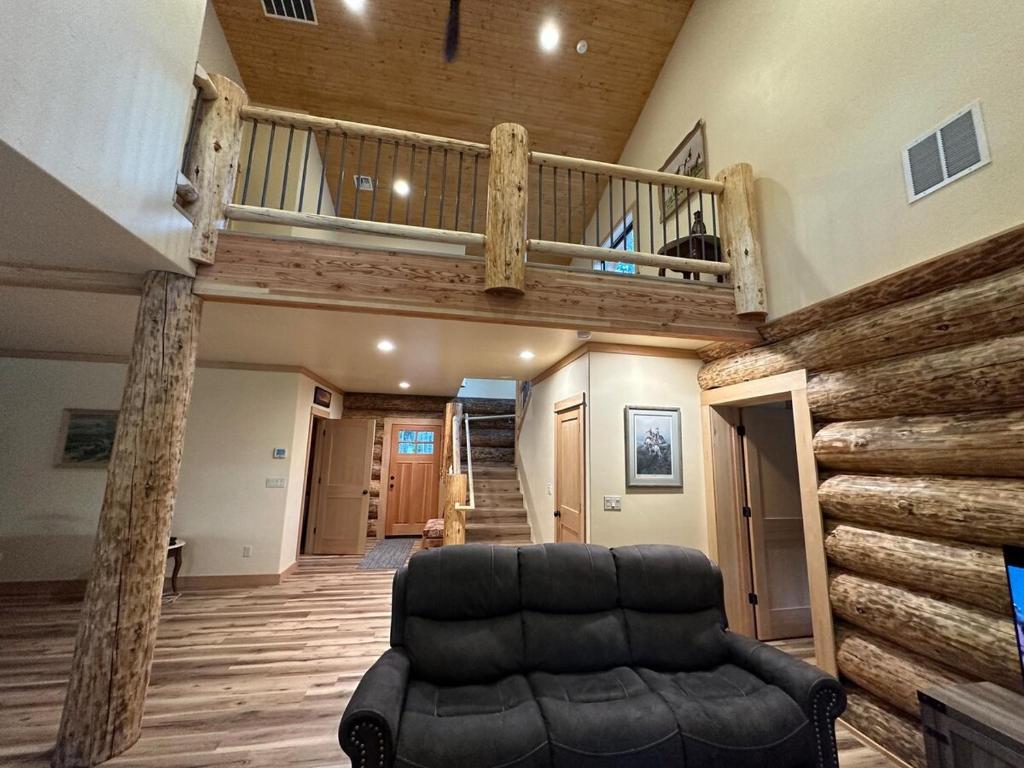 Waterfront Log Cabin - Sunriver, Bend (updated prices 2026)