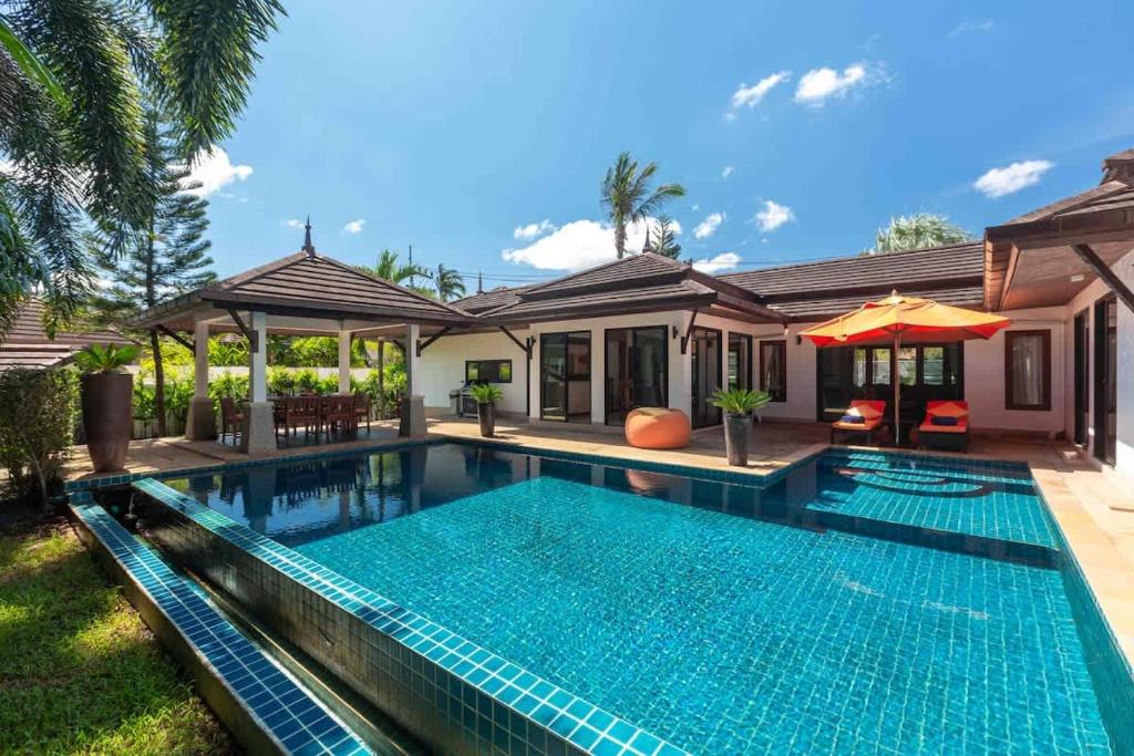 Sea Breeze Pool Villa on Quiet Kamala Cul de sac, Pantai Kamala (harga ...