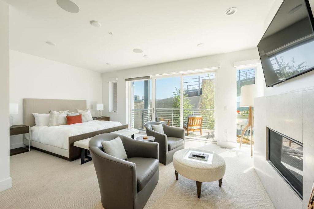 Apex Dream House Ski in Ski Out, Park West Ski Area Heliport ...