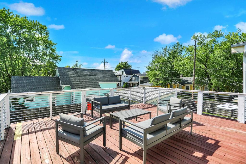 Fountain Square Gem with Rooftop Patio & Fire Pit- Family Friendly ...