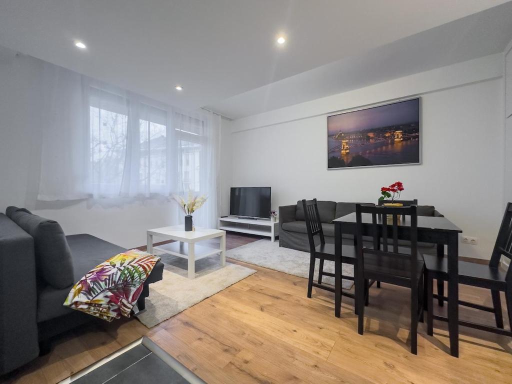 2BDR Gellért Stay w AC & Balcony by NW, Budapeste (preços atualizados ...