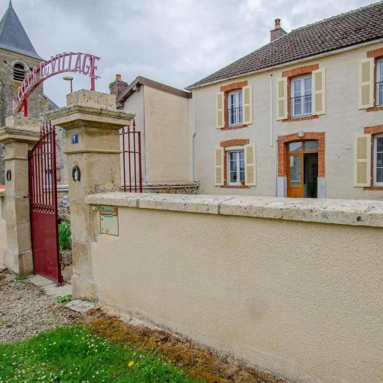 Maison de campagne AU COEUR DU VILLAGE, La Celle-sous-Gouzon (2026년 최신 요금)