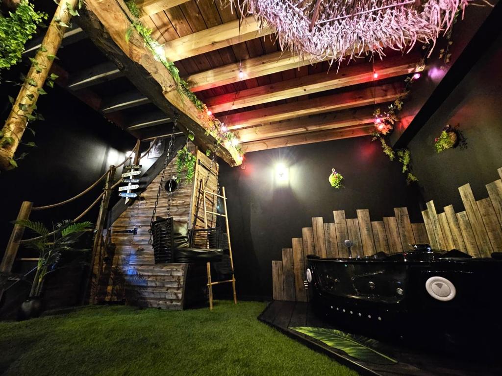 Secret Love Garden love room & spa privé, Soleymieu (prețuri ...