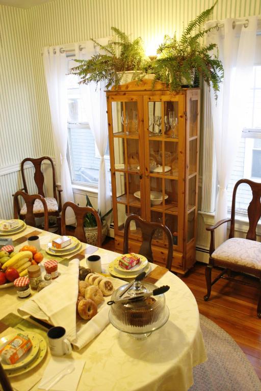 The Coolidge Corner Guest House: A Brookline Bed and Breakfast ...