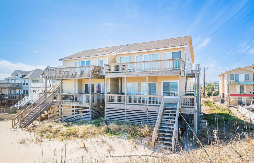What-A-View K0089. Oceanfront Duplex, Hot Tub, Ocean Views!, Whalebone ...