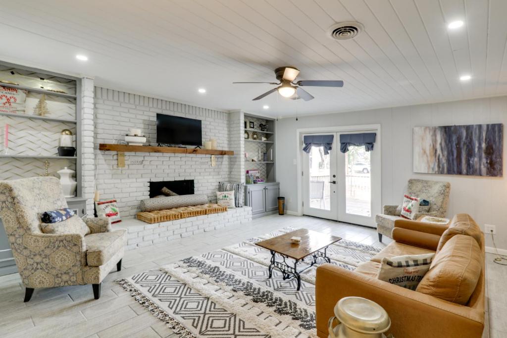 3 Mi to Saracen Landing! Family Getaway with Deck, Pine Bluff (prezzi ...