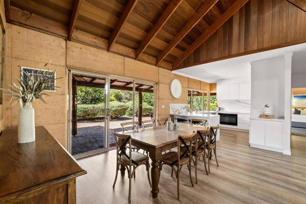 Waterlily Retreat - Bushland Serenity near the Beach, Dunsborough ...