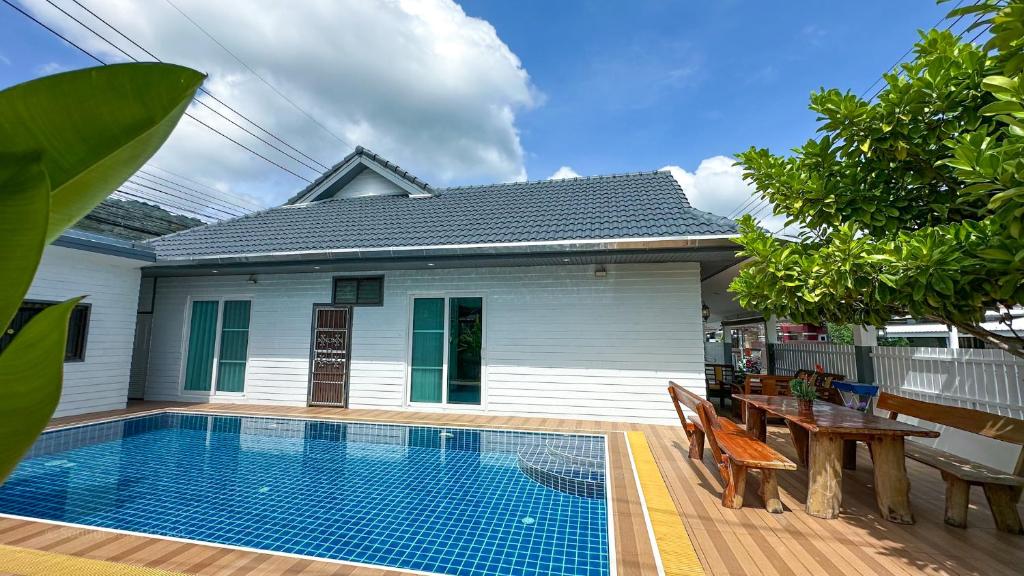 Soulful Stay Phuket l Phanason Park Ville 1 Near Kathu Waterfall, Ban ...