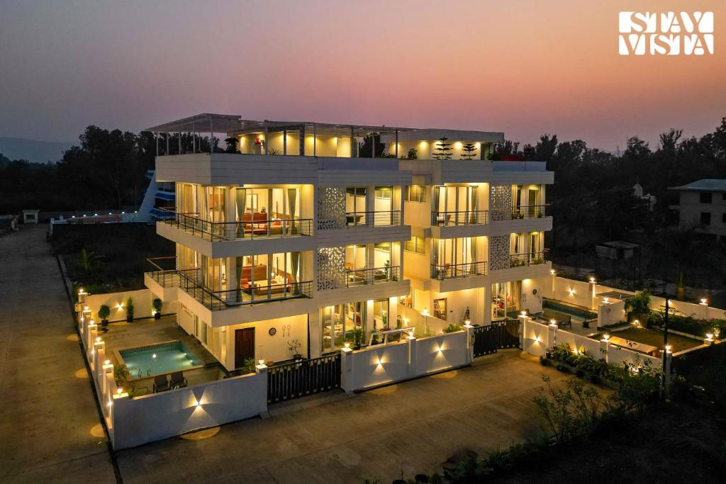 StayVista at Villa Solasta with BBQ and Swimming Pool, Lonavala ...