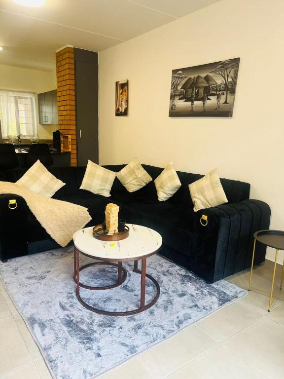 2 bedroom signature luxury apartment, Midrand (aktualisierte Preise für ...