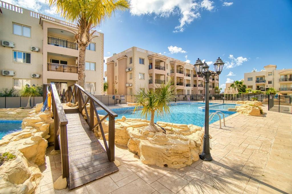 Royal Seacrest Star - near Venus Beach, Pafos (precios actualizados en ...