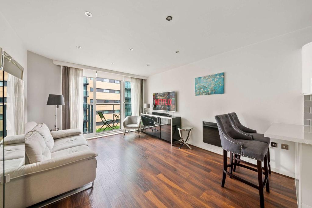 SG, Charming Chelsea Balcony Suite, London (updated prices 2026)