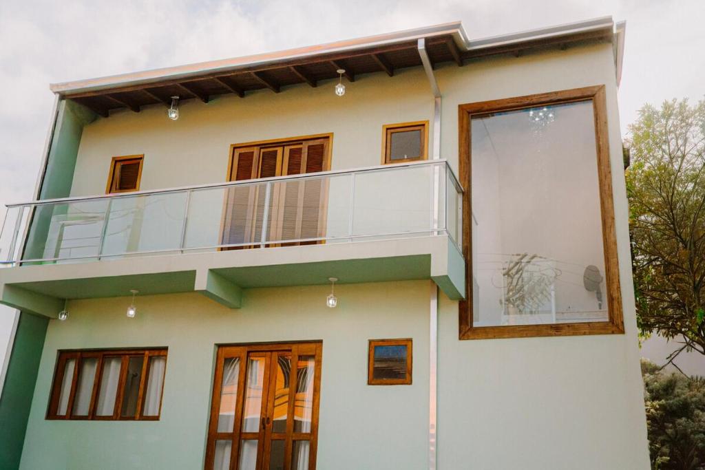 Carnaval em Grupo Duas Casas com Jacuzzi e Churrasco 16 Pessoas, São ...