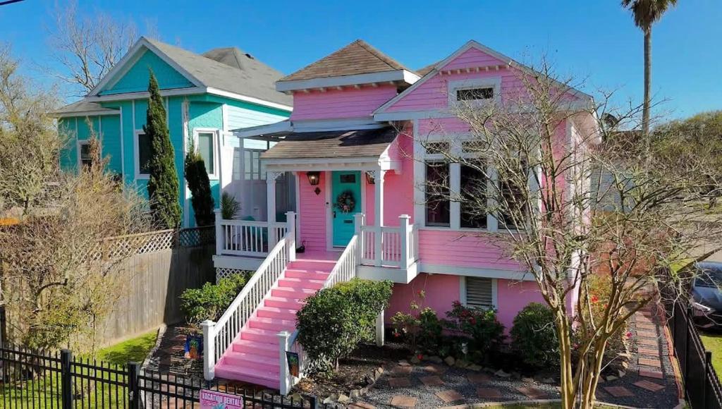 Barbie's Ultimate Beach House Sleepover!, Галвестон (актуальные цены ...